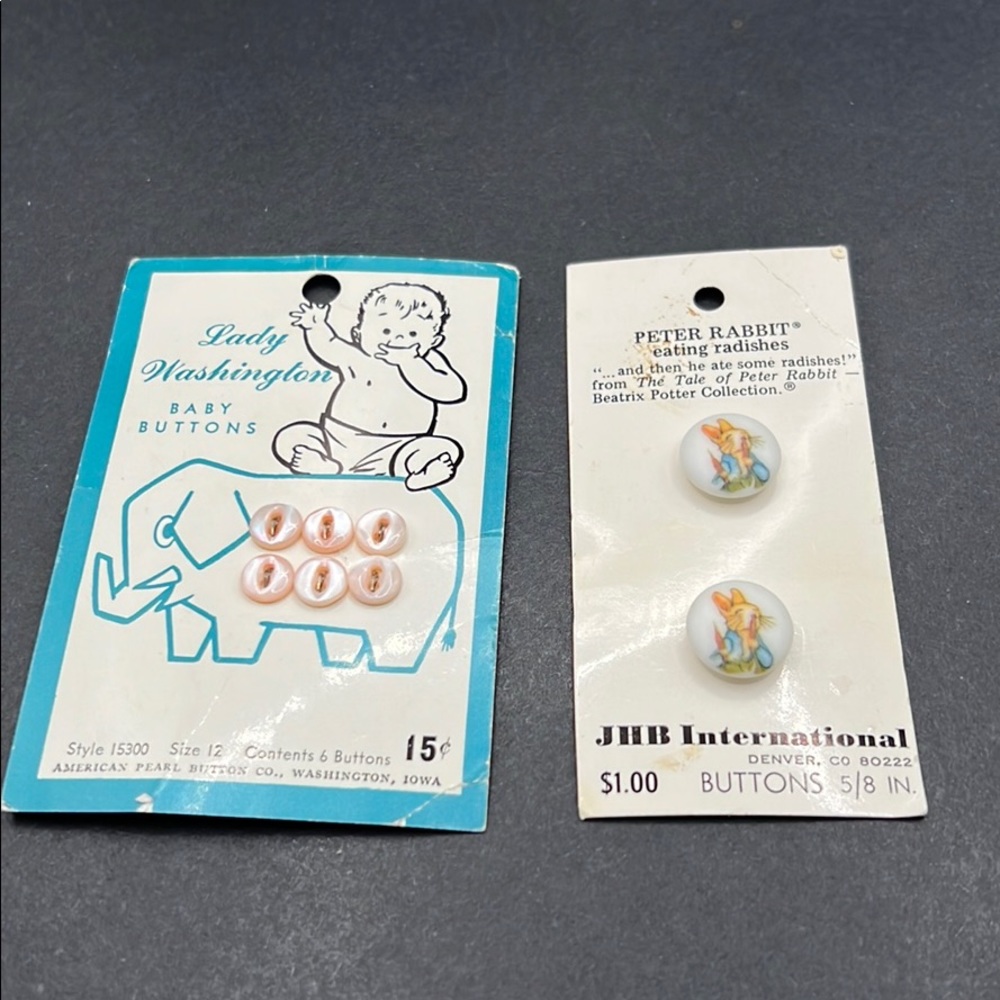 Vintage 1976 Peter Rabbit Buttons, Baby Buttons - Gem